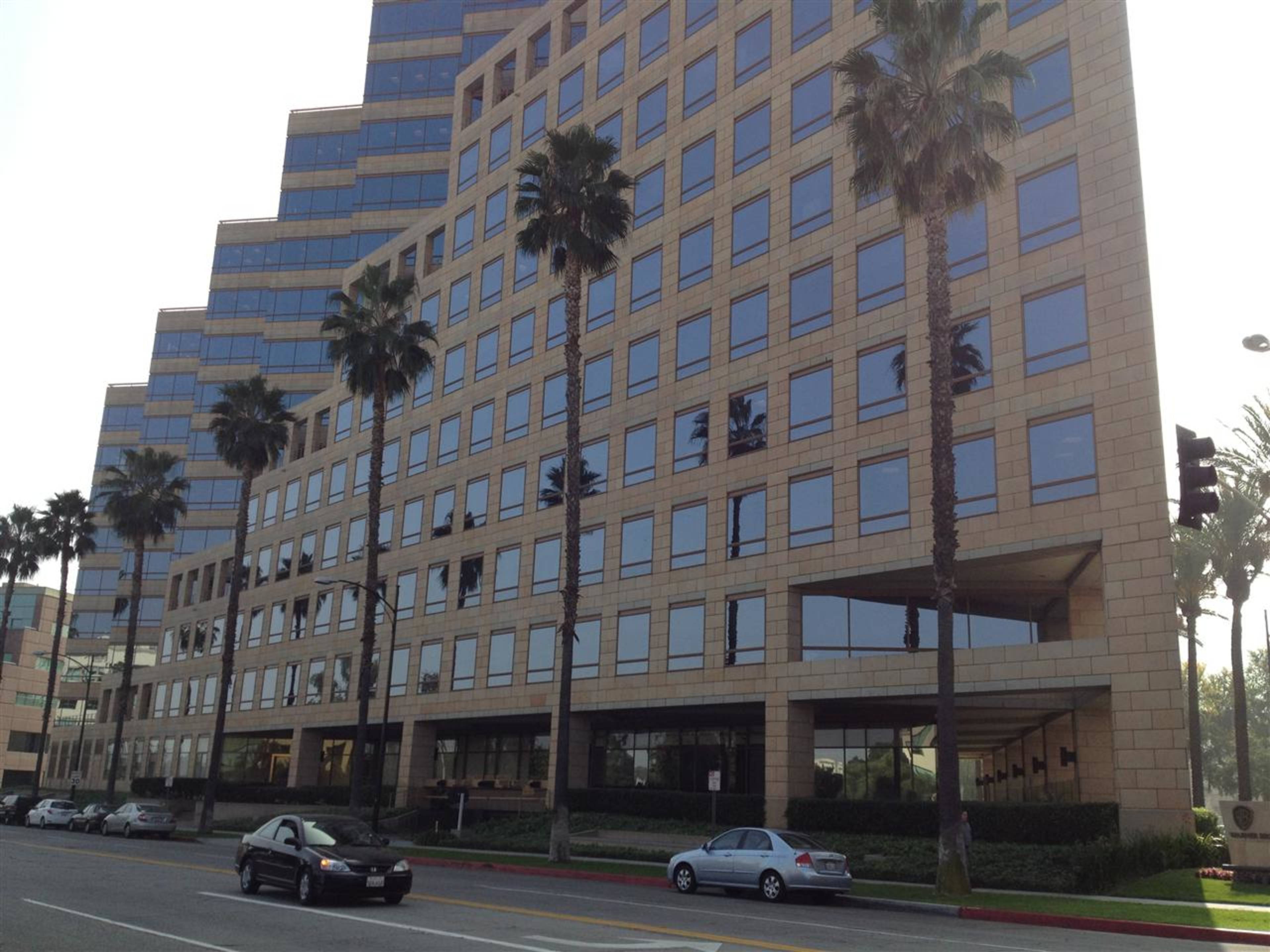 Studio Plaza, 3400 W Riverside Dr | JLL Properties - US