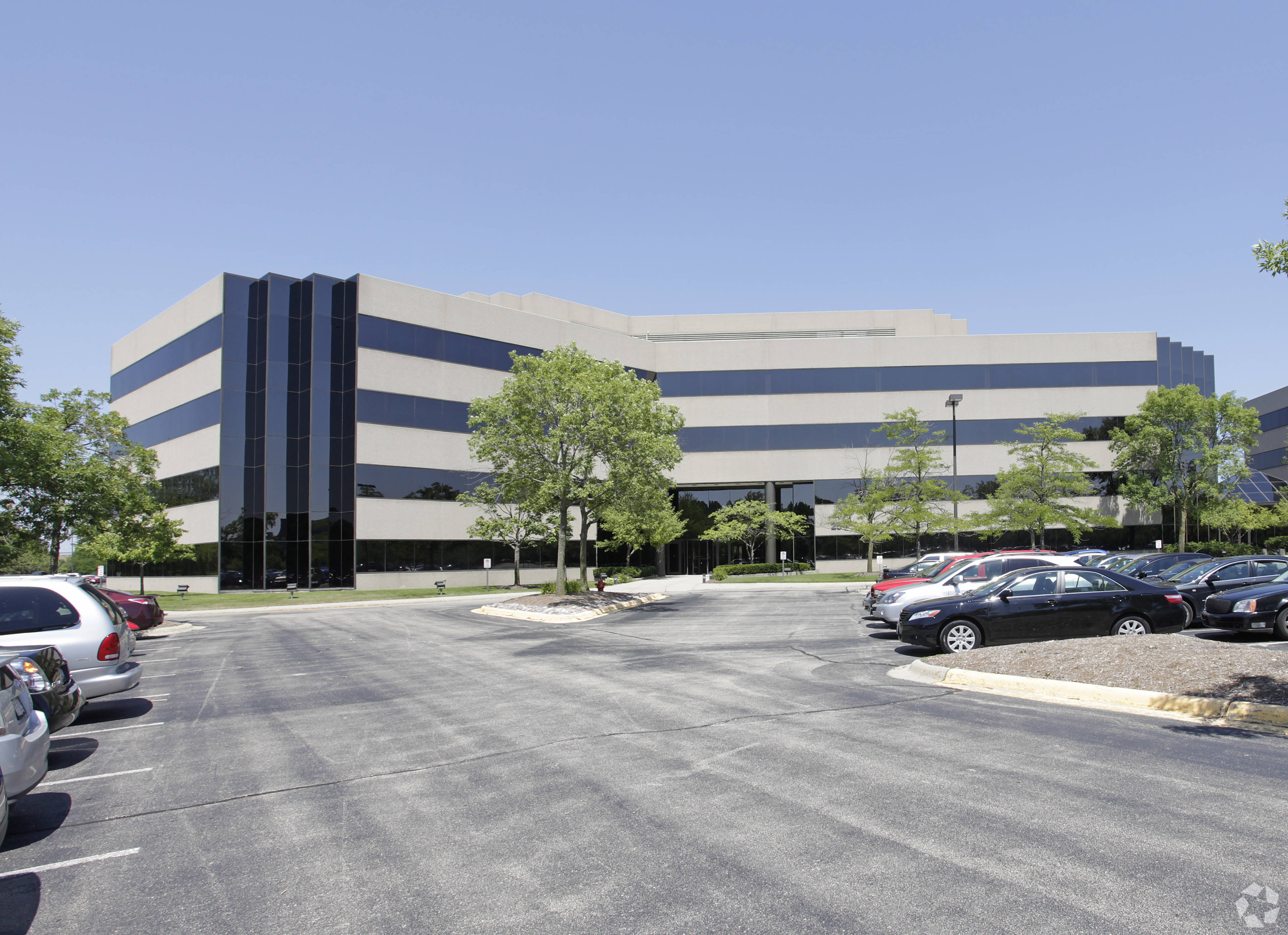 25 Tri State, 25 Tri State Intl | JLL Properties - US