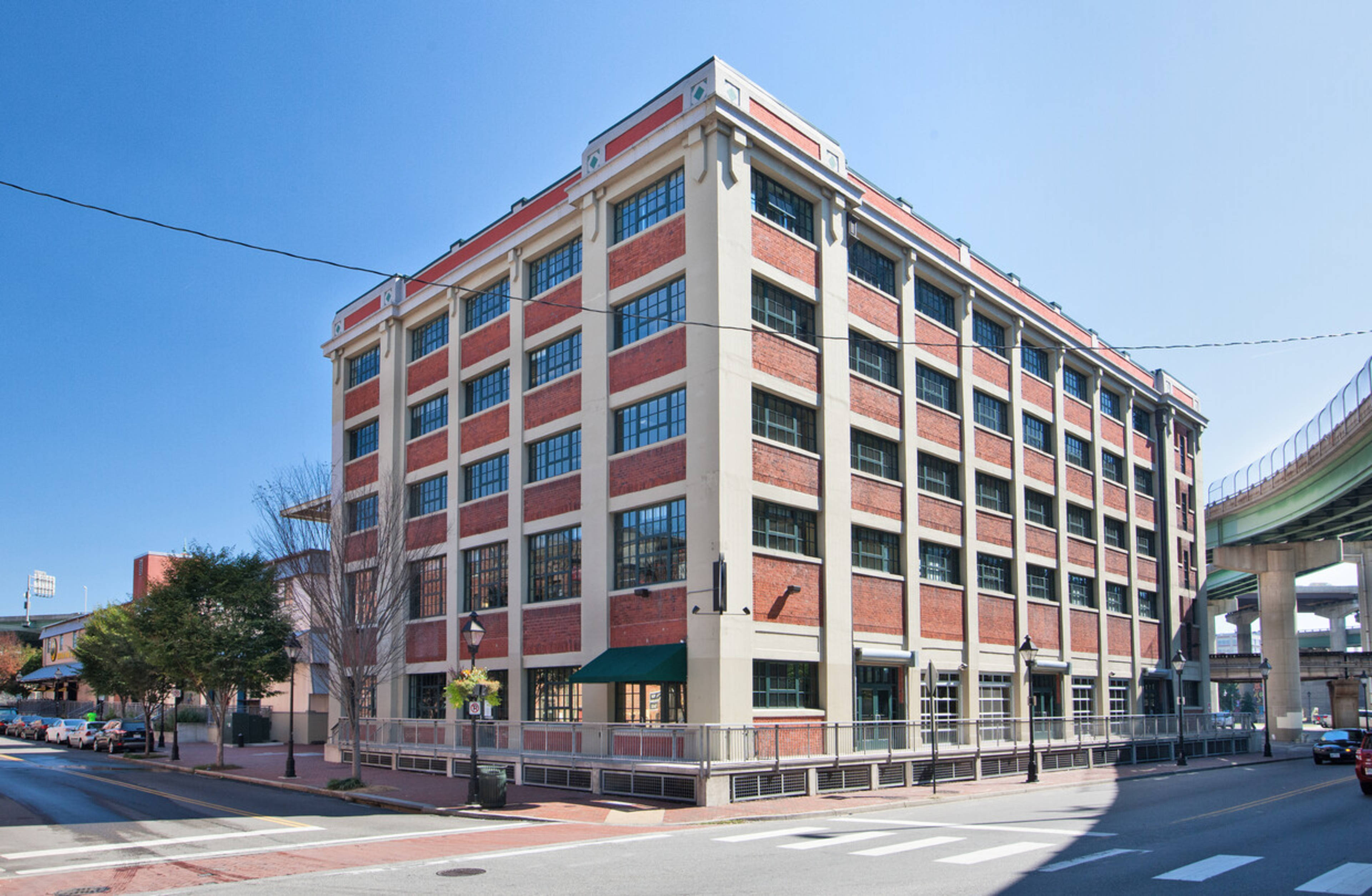 Canal Crossing, 101-115 S 15th St | JLL Properties - US