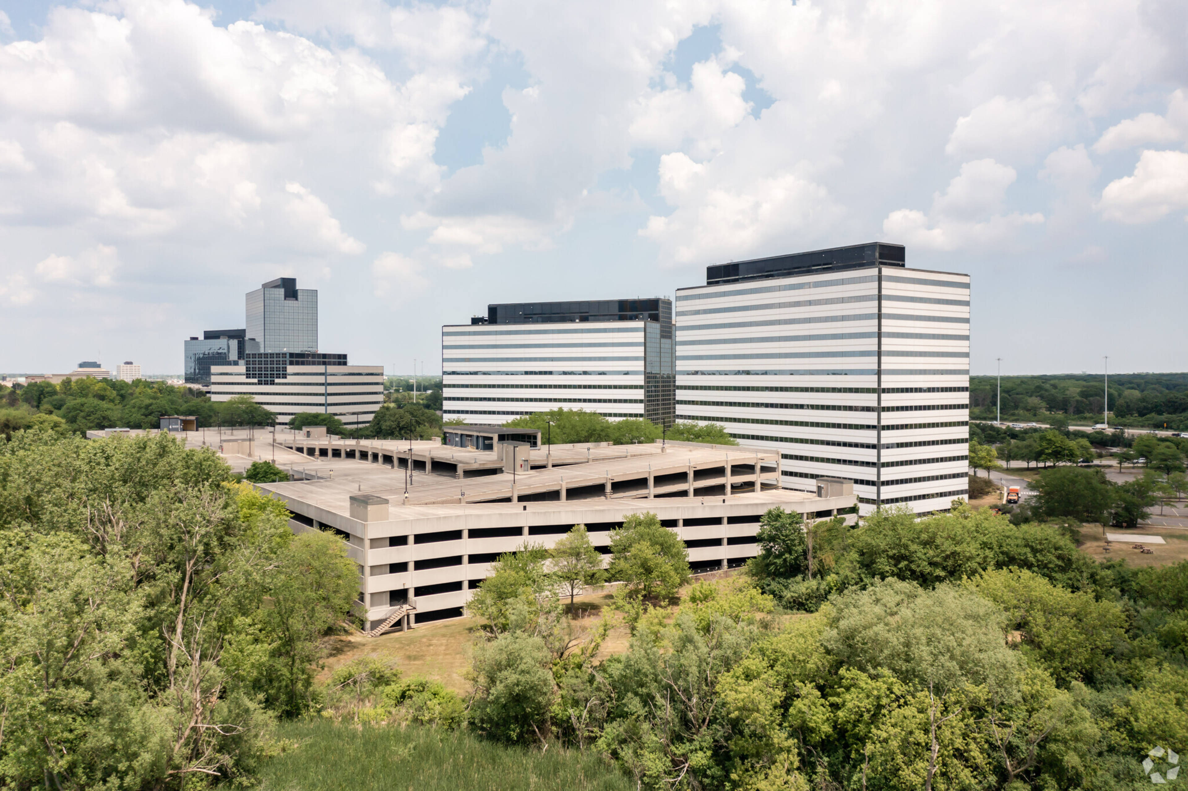 200 North Martingale, 200 N Martingale Rd | JLL Properties - US