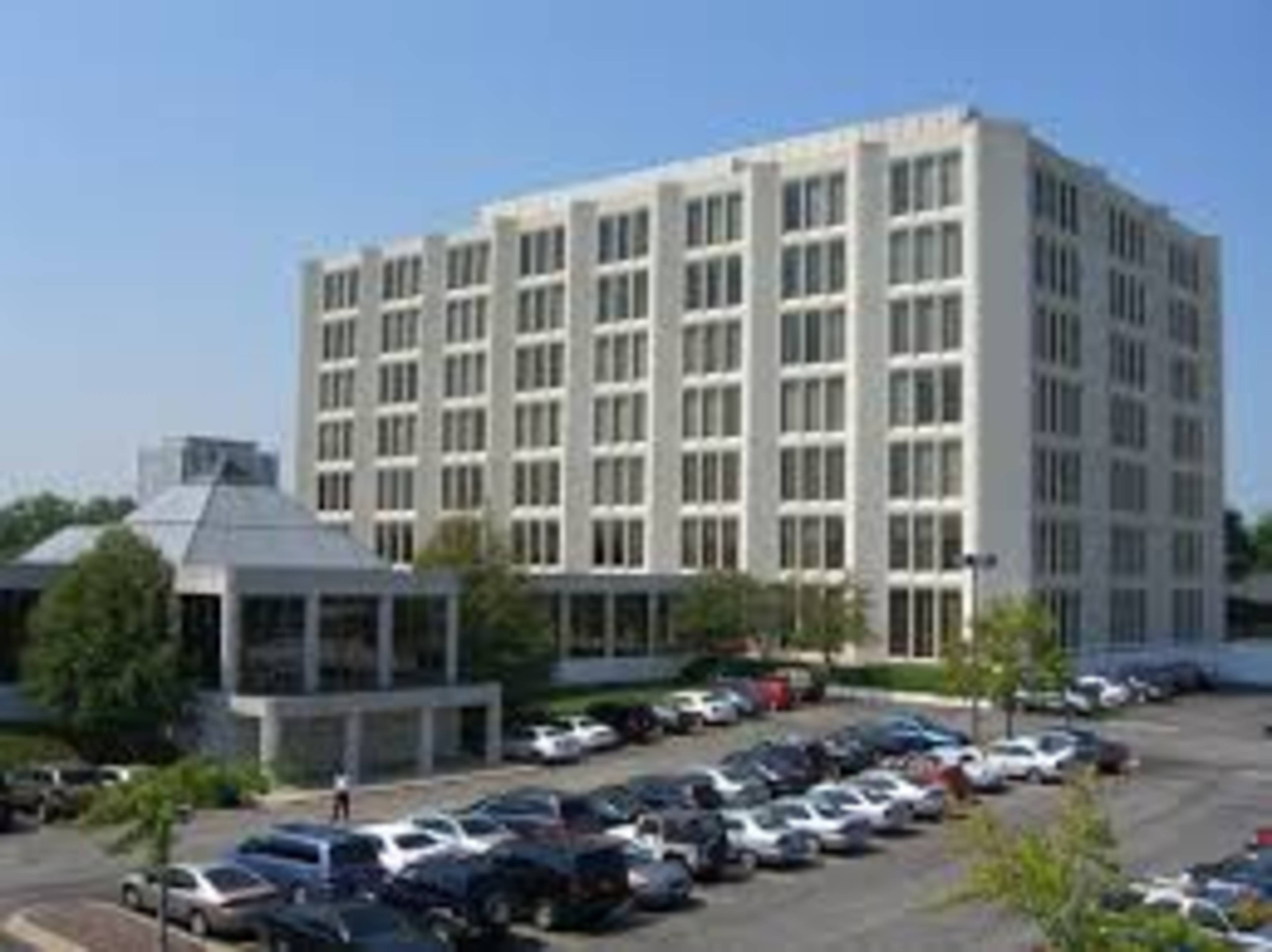 Commerce Plaza II, 2015 Spring Rd | JLL Properties - US