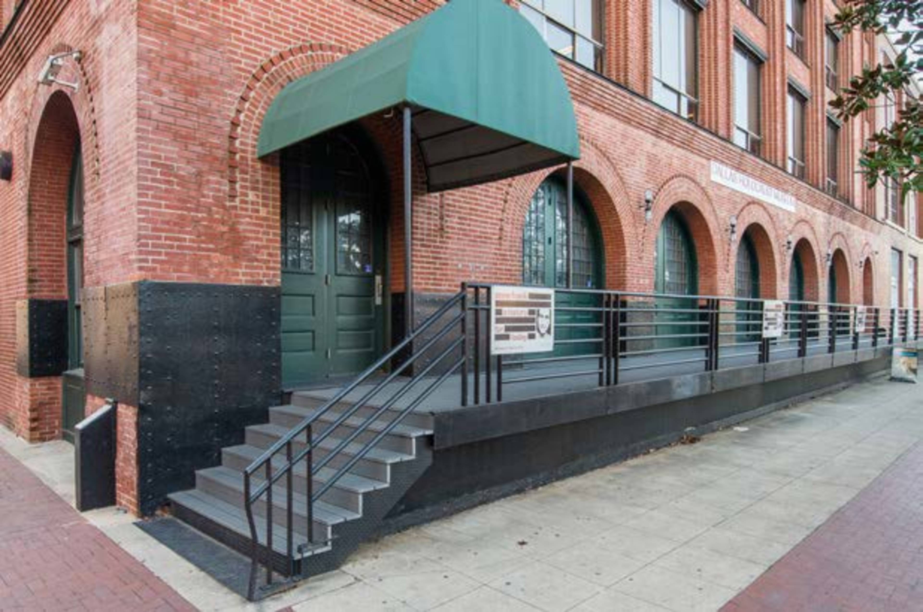 211 North Record Street, 211 N Record St | JLL Properties - US