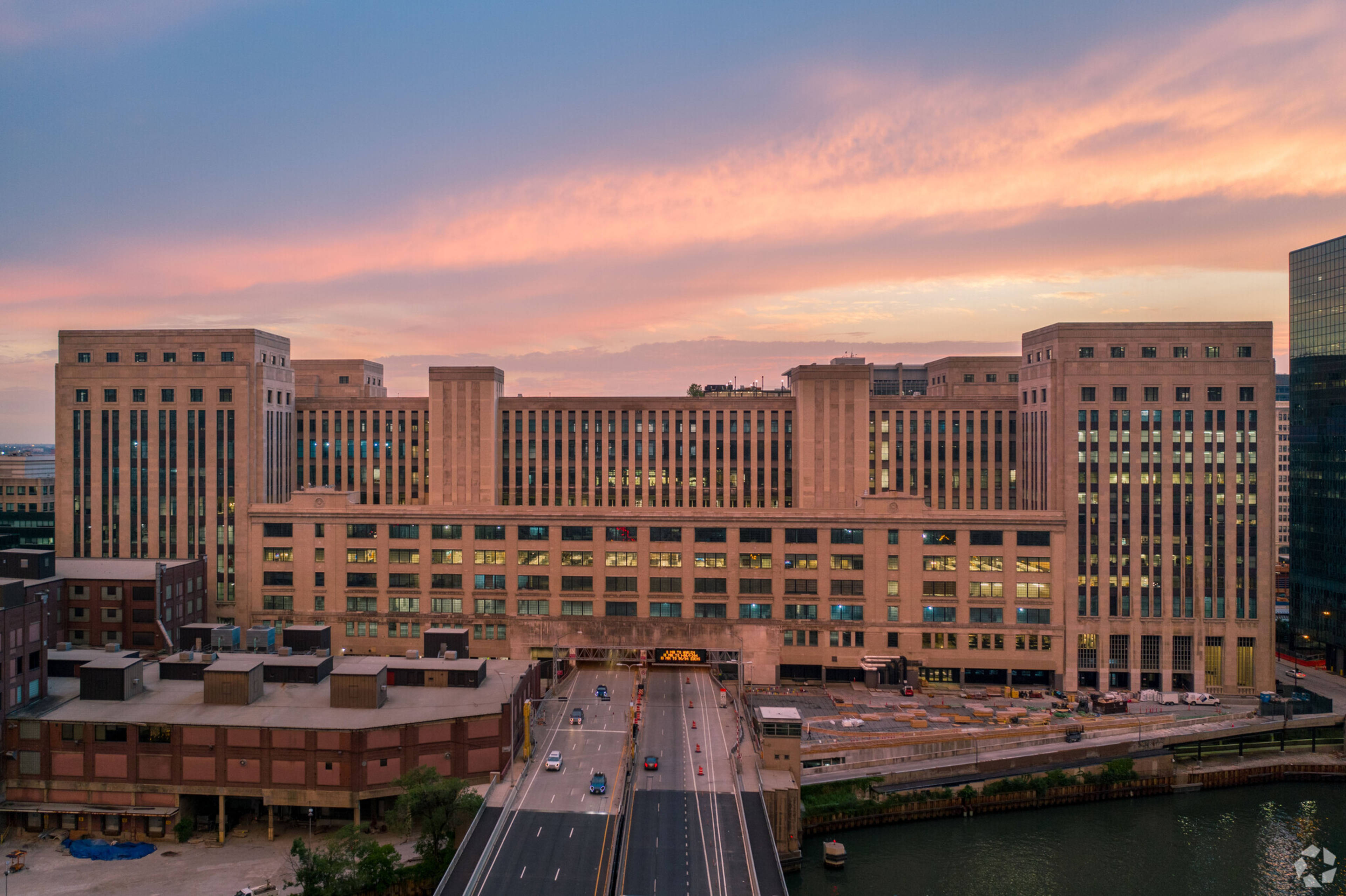 The Old Post Office, 433 W Van Buren St | JLL Properties - US