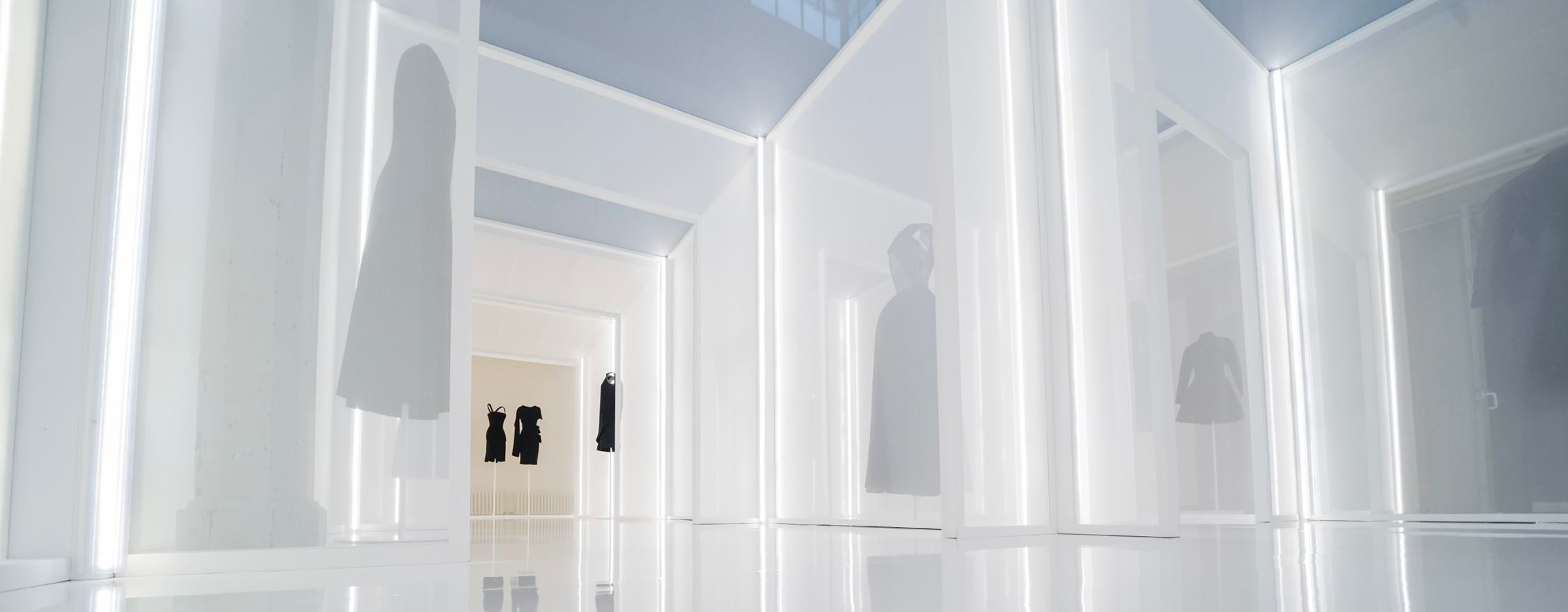 Azzedine Alaïa - "Alaïa and Balenciaga, sculptures of shapes ...