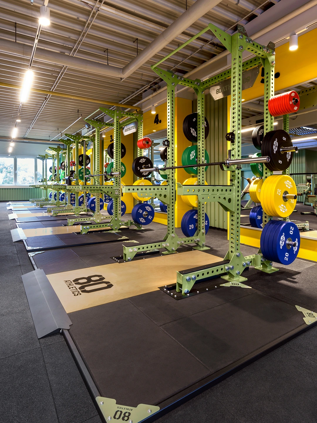 McFIT Fitnessstudio Kraft Geräte