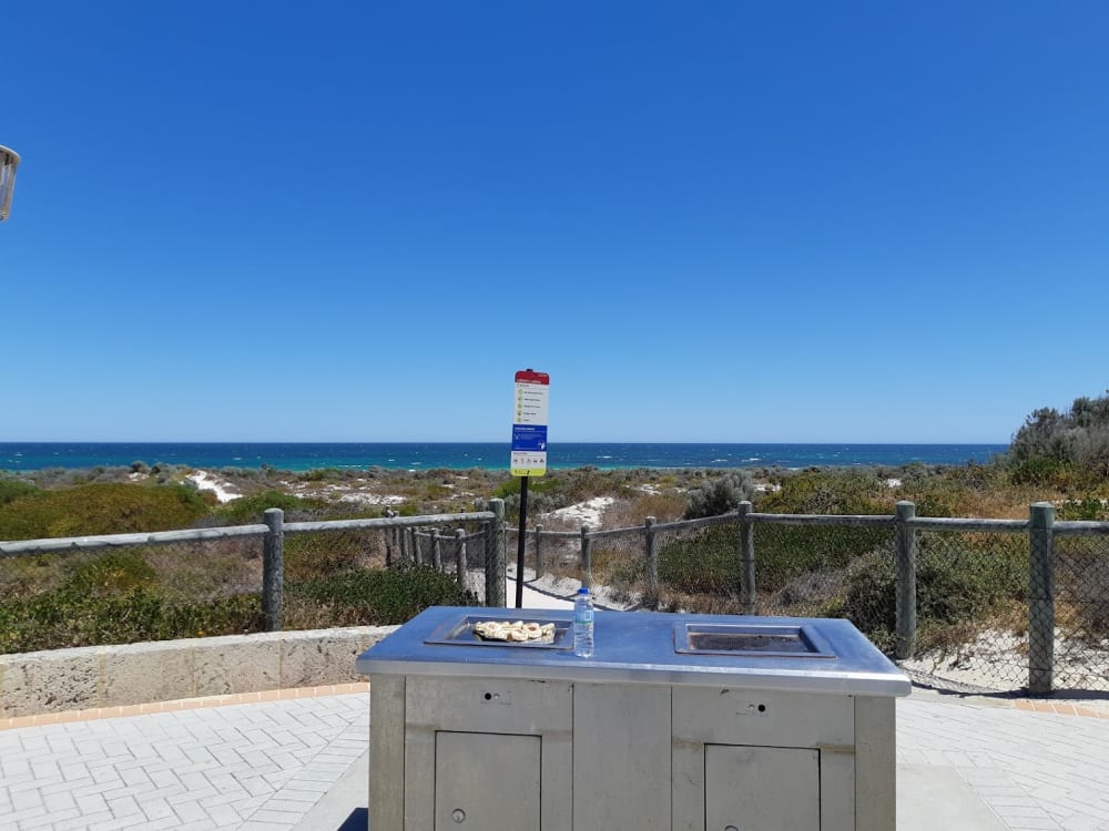 LEEMANS LANDING Public BBQ