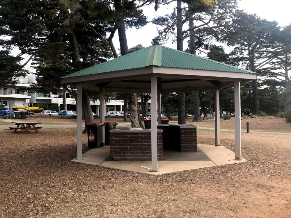 EREHWON POINT Public BBQ