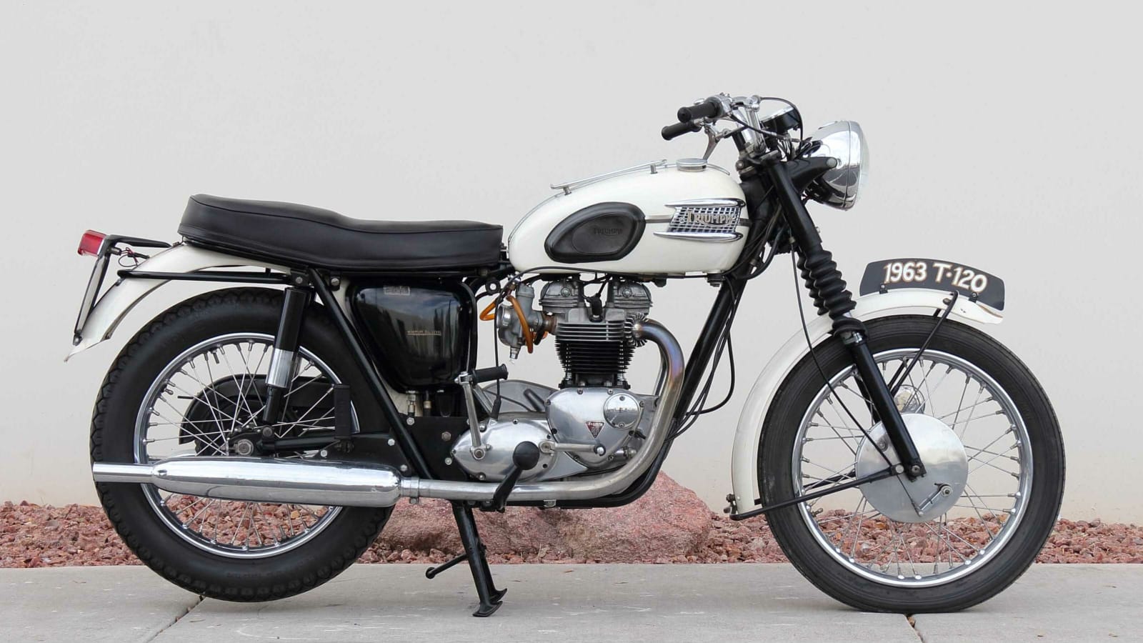 1963 Triumph Bonneville T120R at Las Vegas Motorcycles 2023 as F181 ...