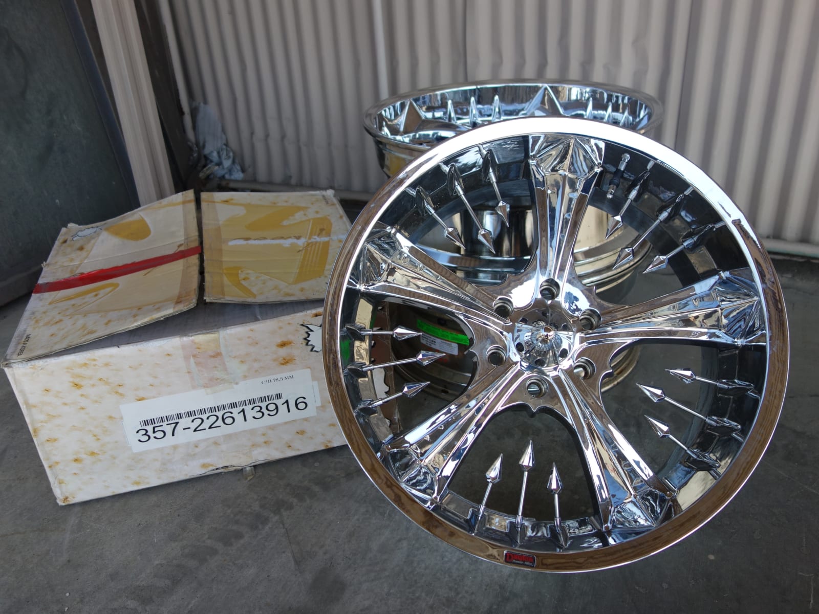 Set Of New 22 Inch Jesse James Signature Wheels at Anaheim 2013 as K25 ...