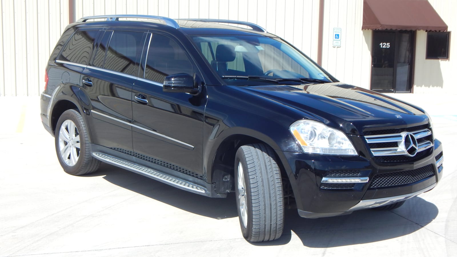 2011 Mercedes-Benz GL450 at Monterey 2015 as T176.1 - Mecum Auctions