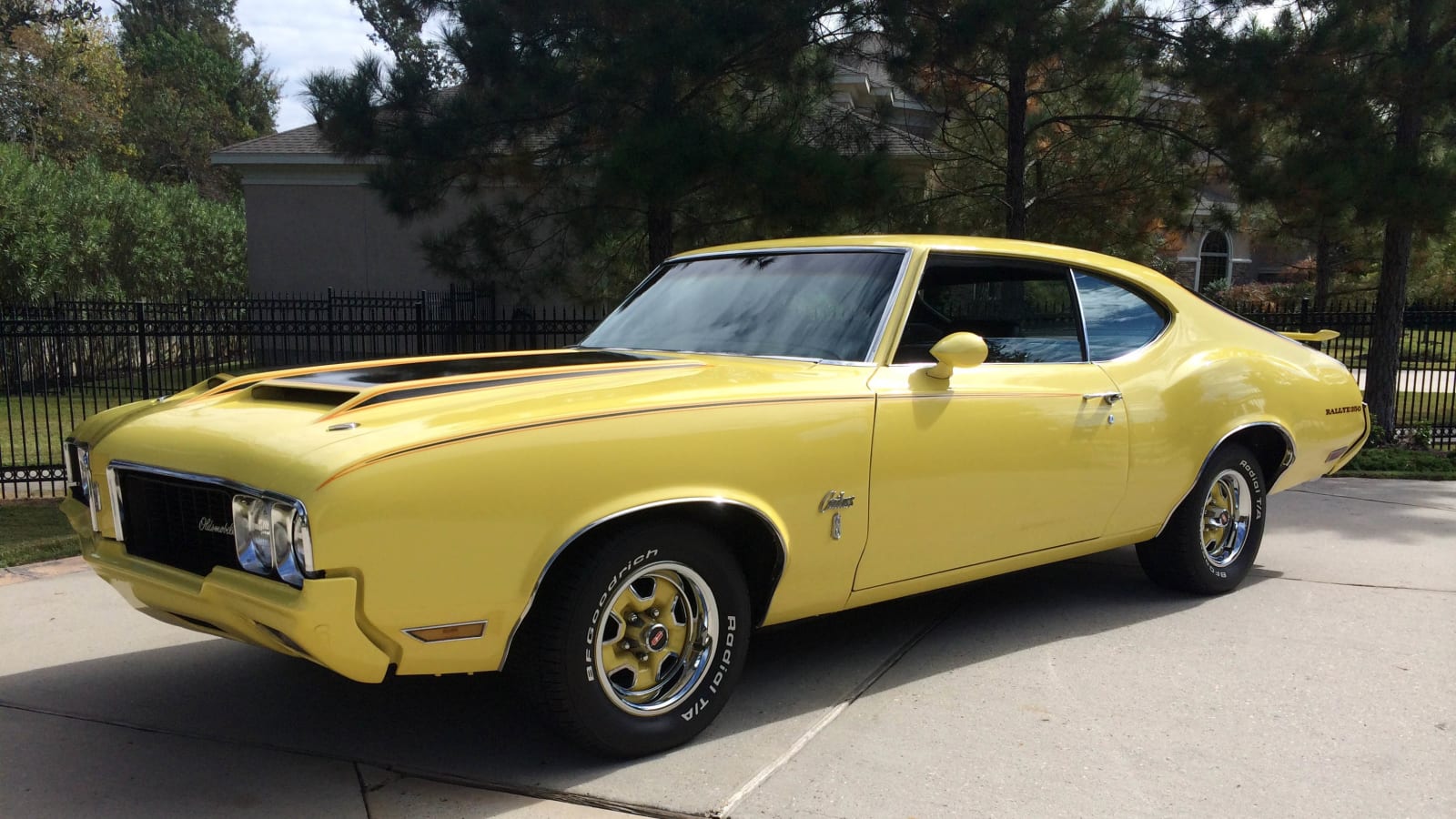 1970 Oldsmobile Cutlass Rallye 350 at Dallas 2015 as F112.1 - Mecum ...