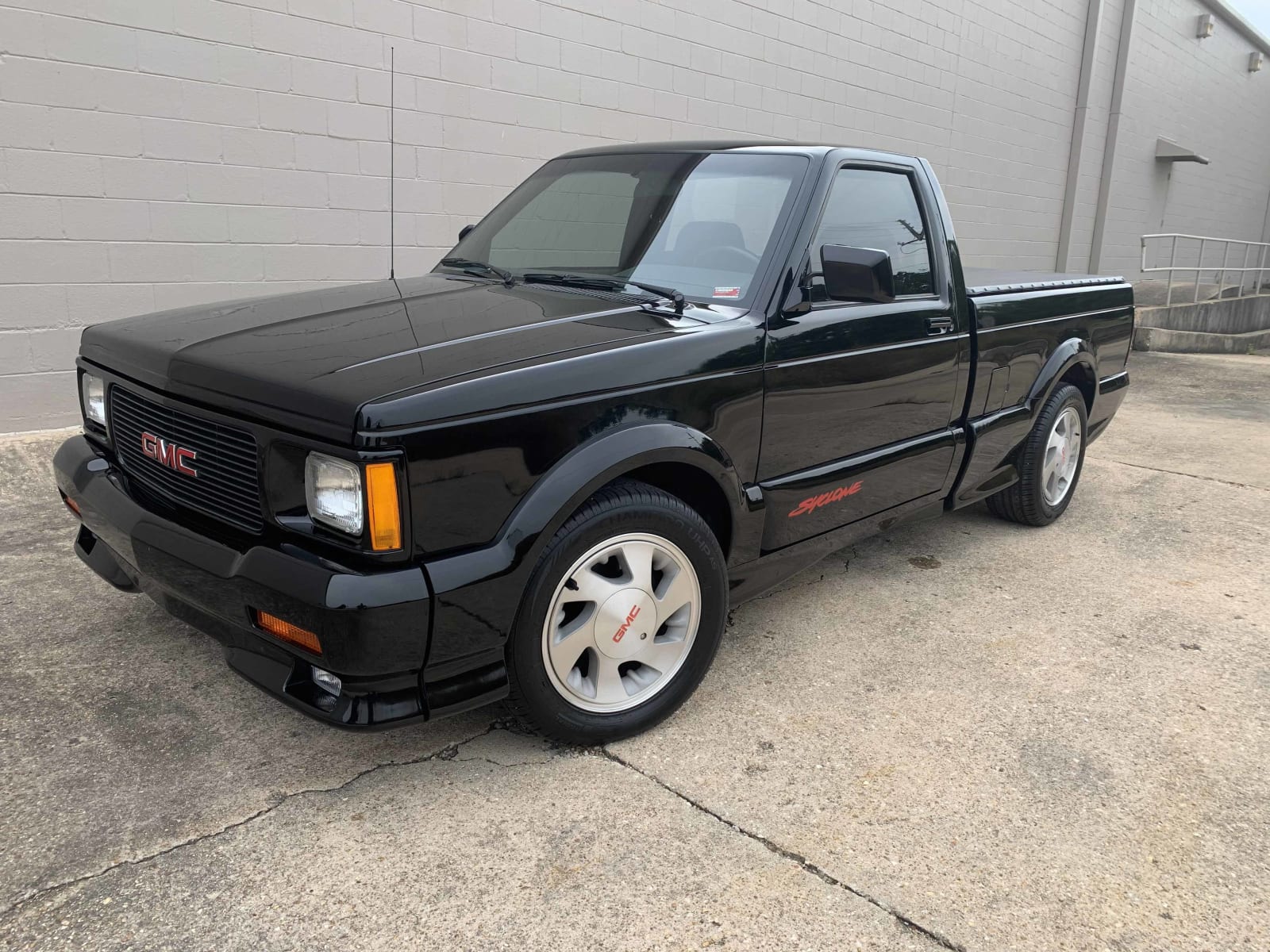 1991 GMC Syclone Pickup at Dallas 2020 as S53 - Mecum Auctions