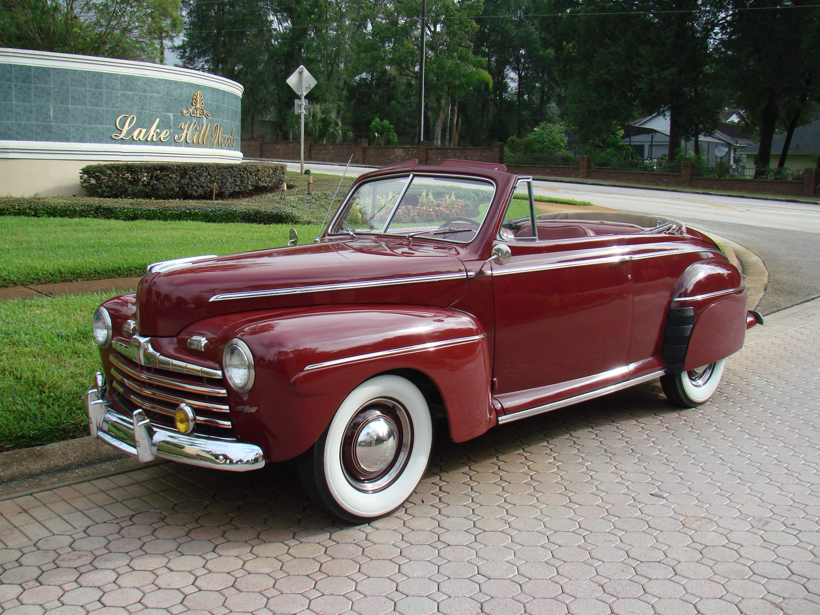 1946 Ford Super Deluxe Convertible at Kissimmee 2014 as T115 - Mecum ...