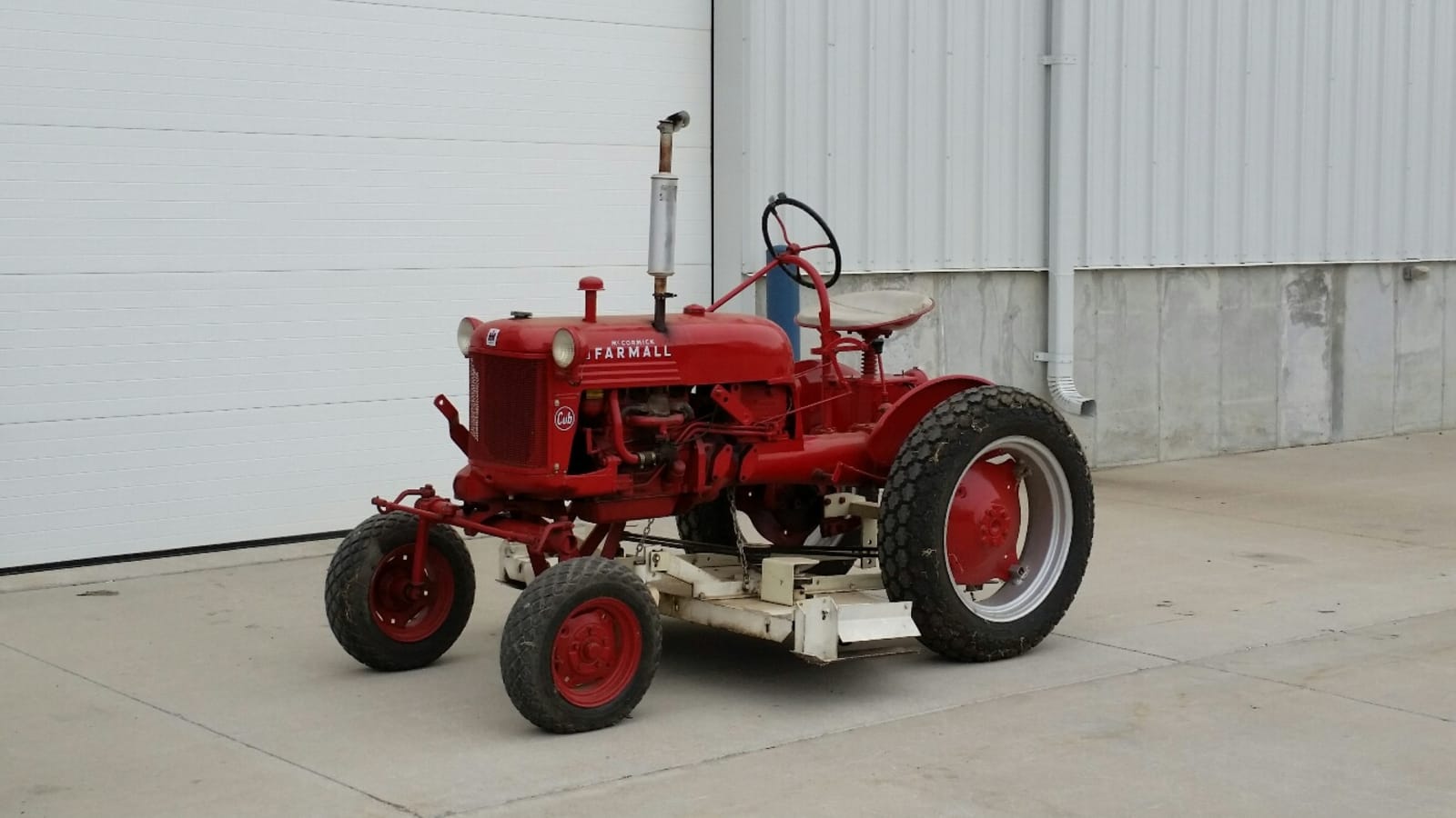 Farmall Cub With Mower at Gone Farmin' Spring Classic 2017 as F219 ...