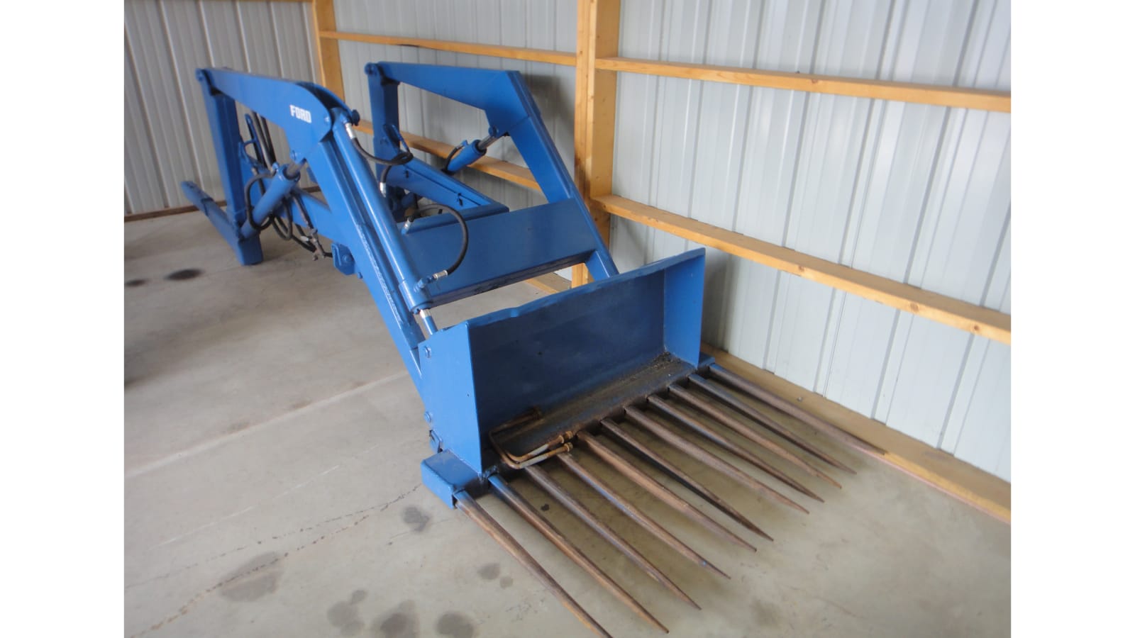 1965 Ford 727 Loader at Davenport 2019 as S122.1 - Mecum Auctions