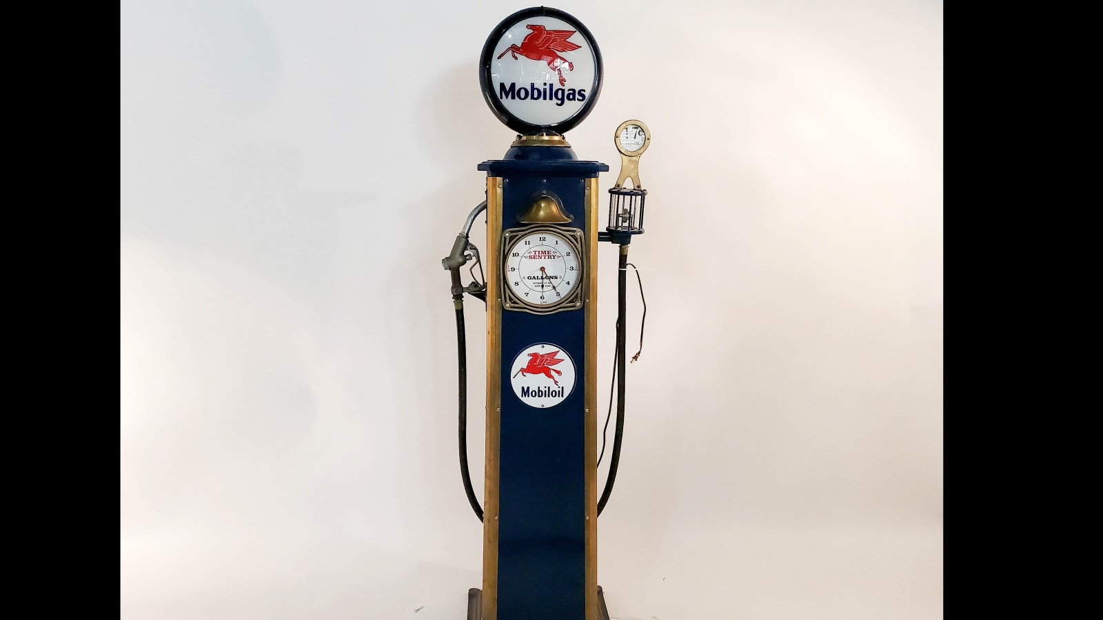 Mobilgas Clock Face Gas Pump 28x84x16 at Davenport 2020 as T50 - Mecum ...