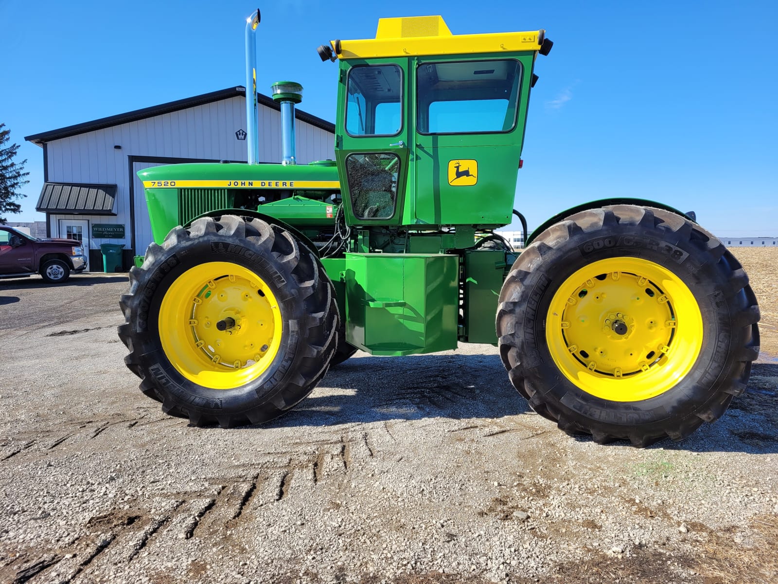 1972 John Deere 7520 at Gone Farmin' Spring Classic 2022 as F123 ...