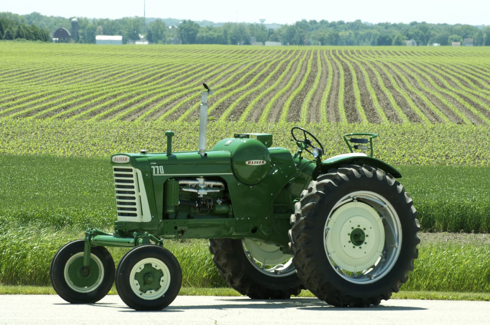 1959 Oliver 770 LP at Gone Farmin' Walworth 2013 as S8 - Mecum Auctions