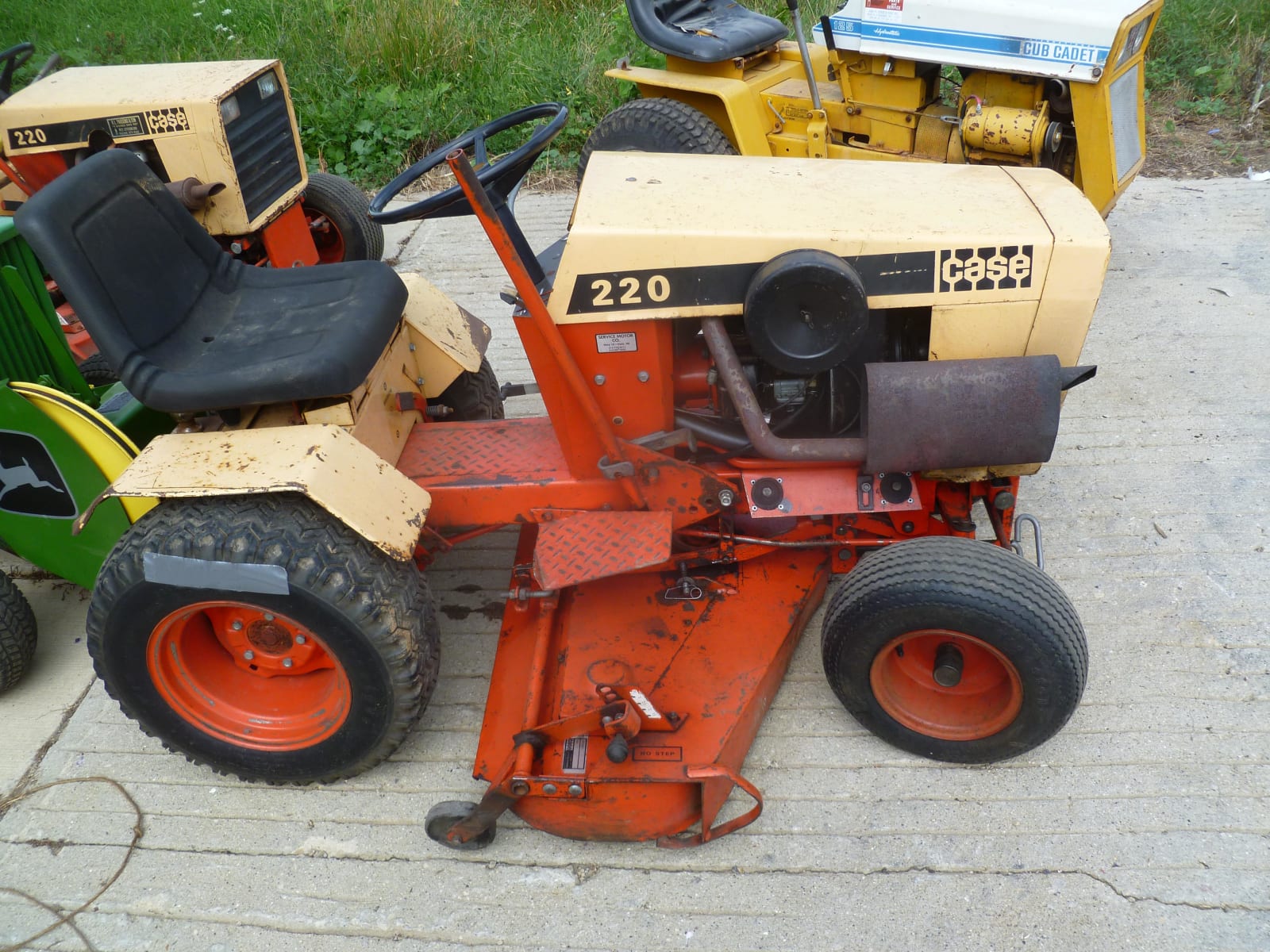 Case 220 at Gone Farmin' Walworth 2014 as F74 - Mecum Auctions