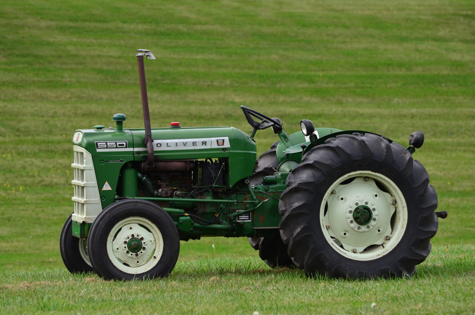 1973 Oliver 550 at Gone Farmin' Iowa 2014 as F88 - Mecum Auctions