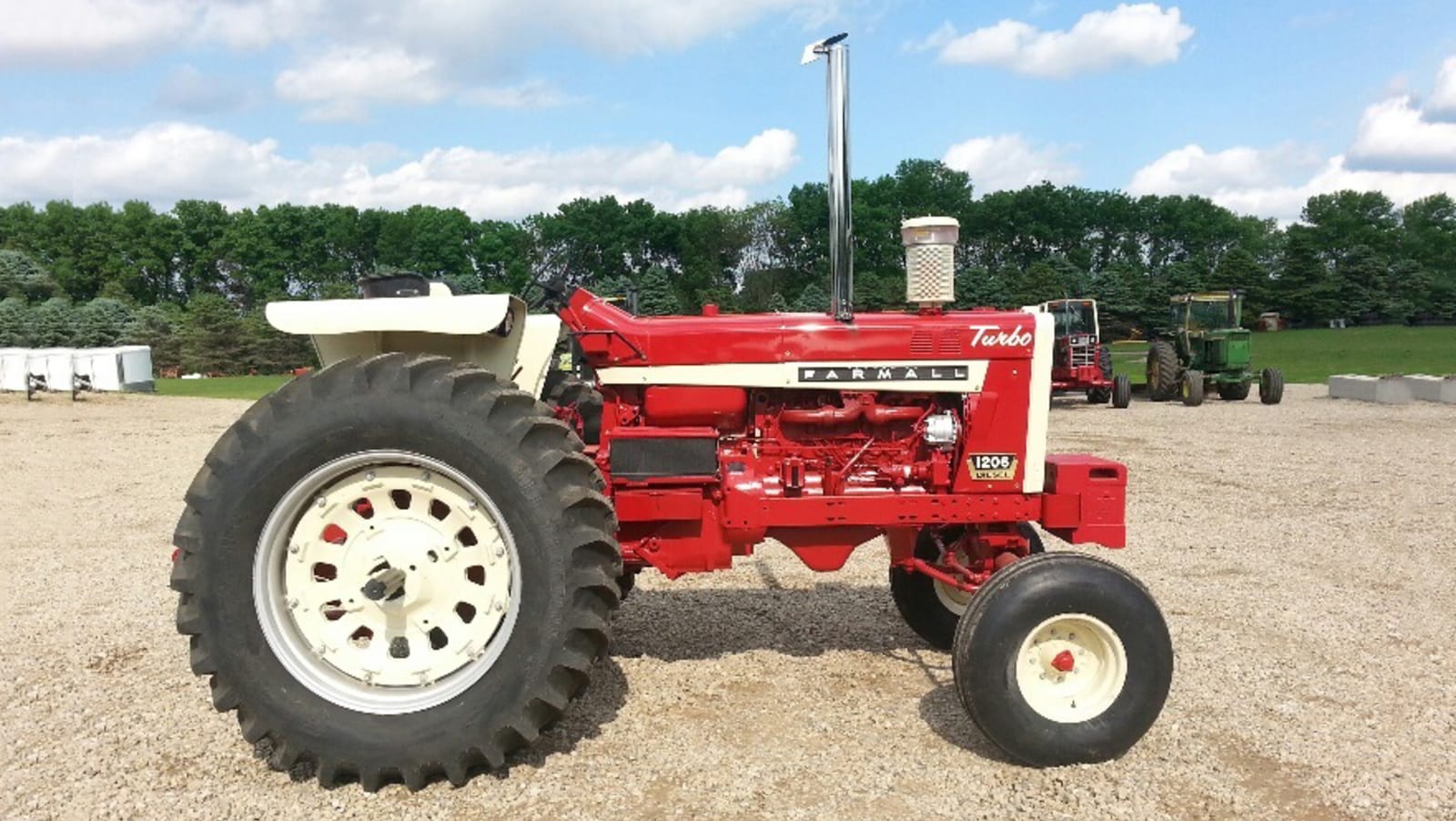 Farmall 1206 at Gone Farmin' Iowa 2014 as S120 - Mecum Auctions