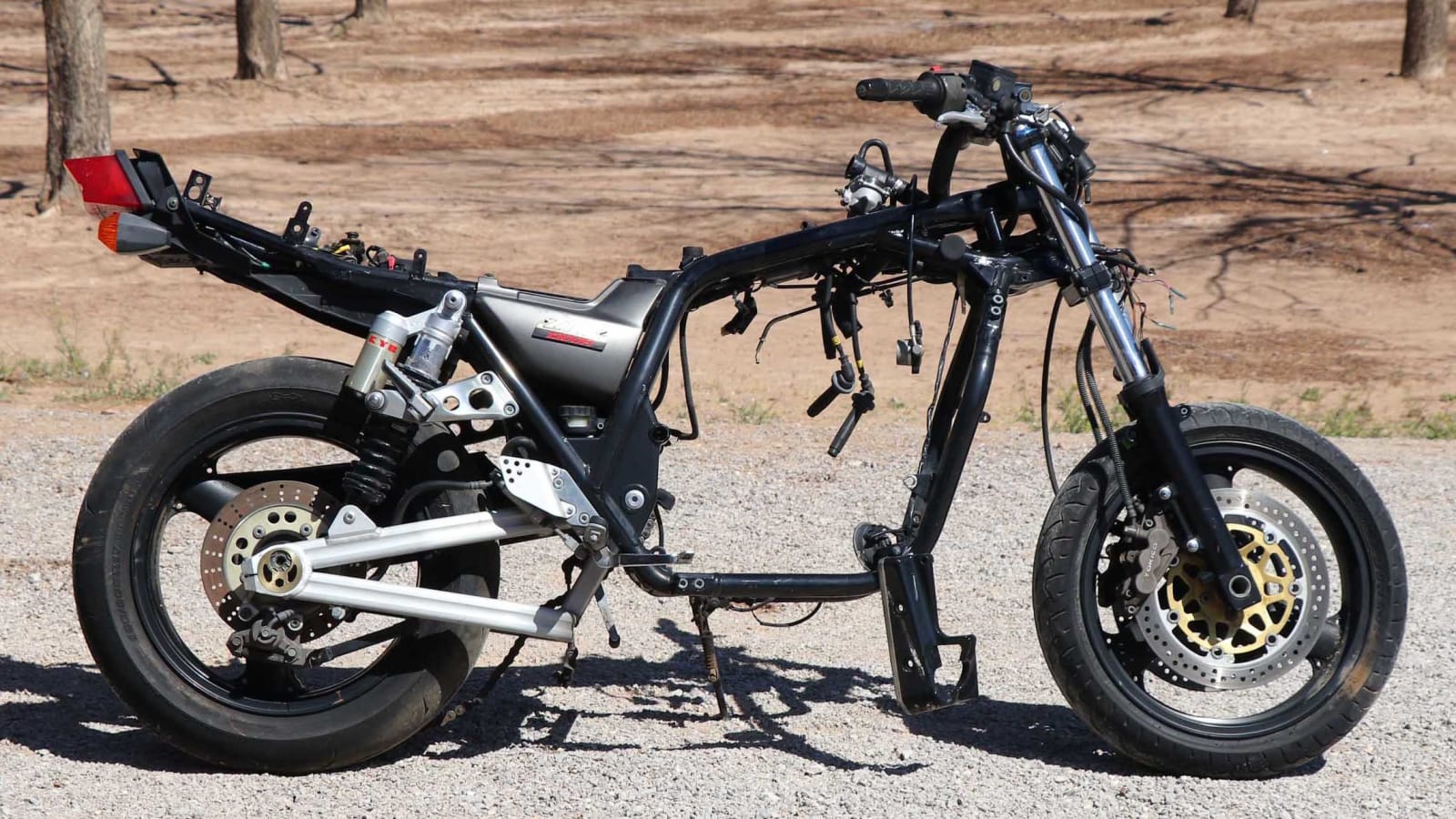 2001 Kawasaki ZR1200-A Rolling Chassis at Houston 2019 as T329 - Mecum ...