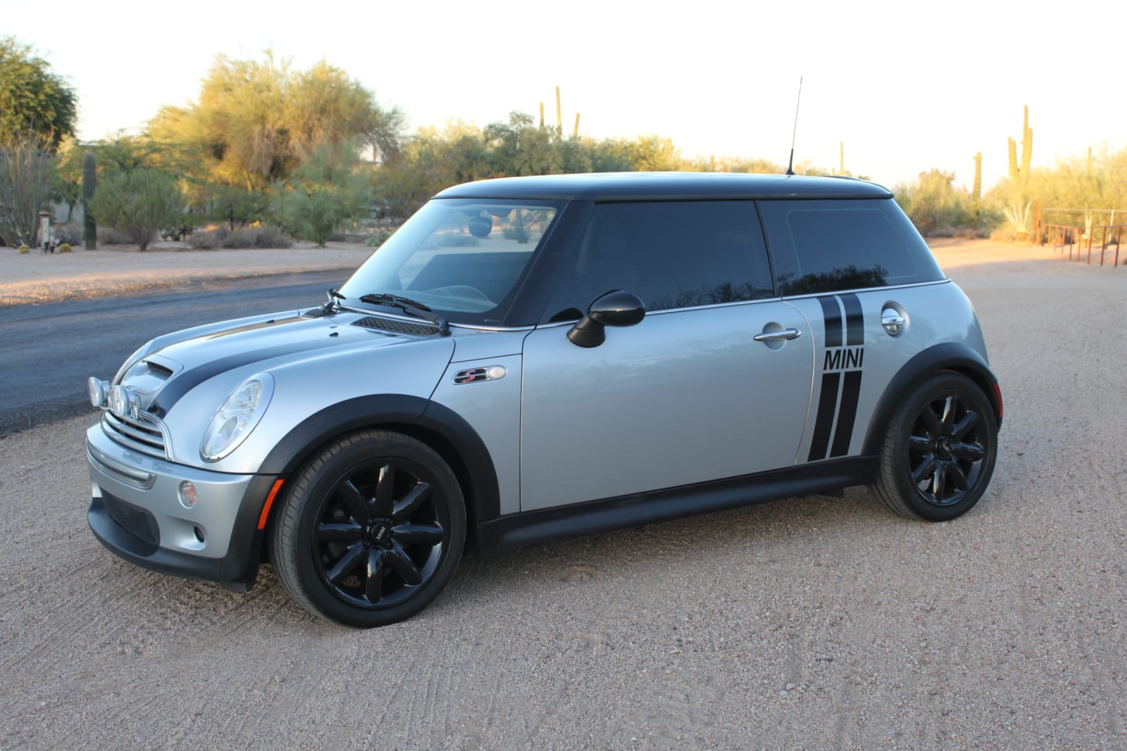 2002 Mini Cooper S at Las Vegas 2017 as S1 - Mecum Auctions