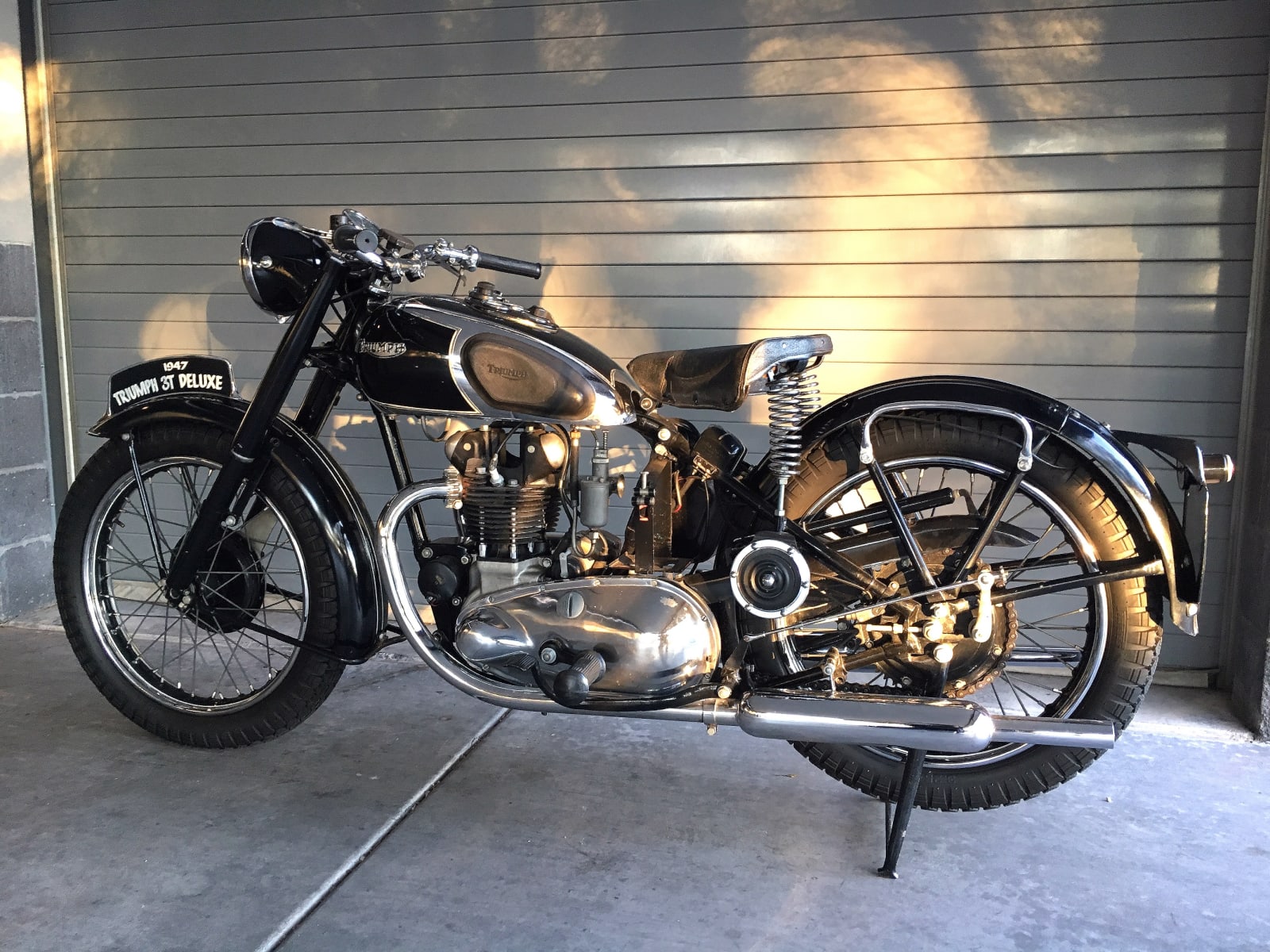 1947 Triumph 3T Deluxe at Las Vegas Motorcycles 2017 as F126 - Mecum ...
