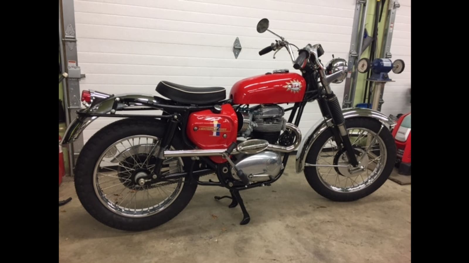 1967 BSA Hornet at Las Vegas Motorcycles 2019 as W19 - Mecum Auctions