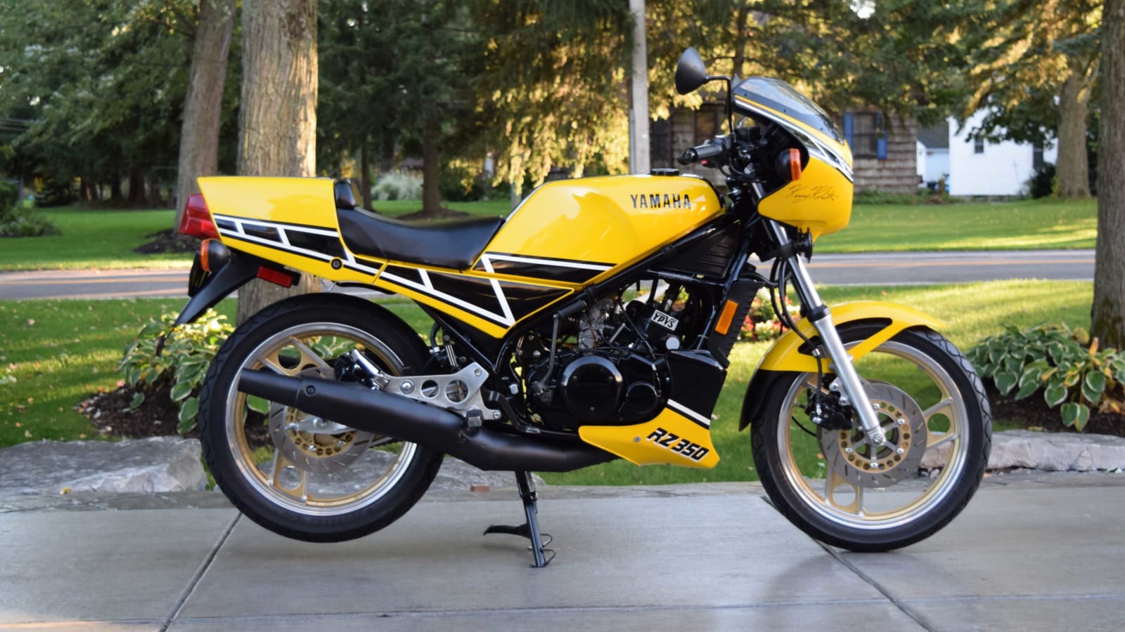1984 Yamaha RZ350 at Las Vegas Motorcycles 2019 as F330 - Mecum Auctions