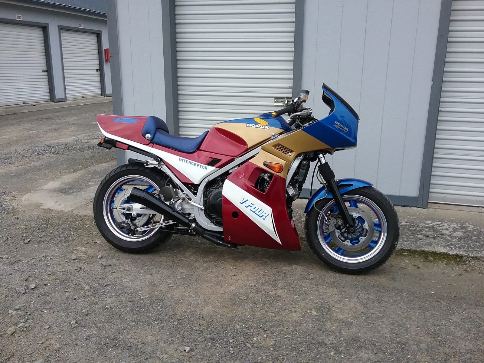 1984 Honda VF1000F at Las Vegas Motorcycles 2020 as G84 - Mecum Auctions
