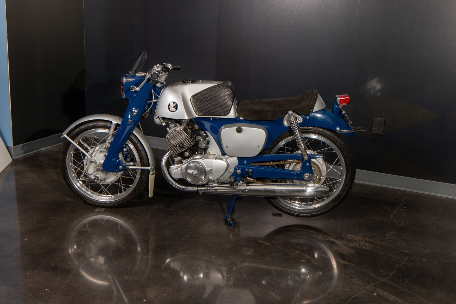 1960 Honda CB92 Standard at Las Vegas Motorcycles 2020 as F32 - Mecum Auctions