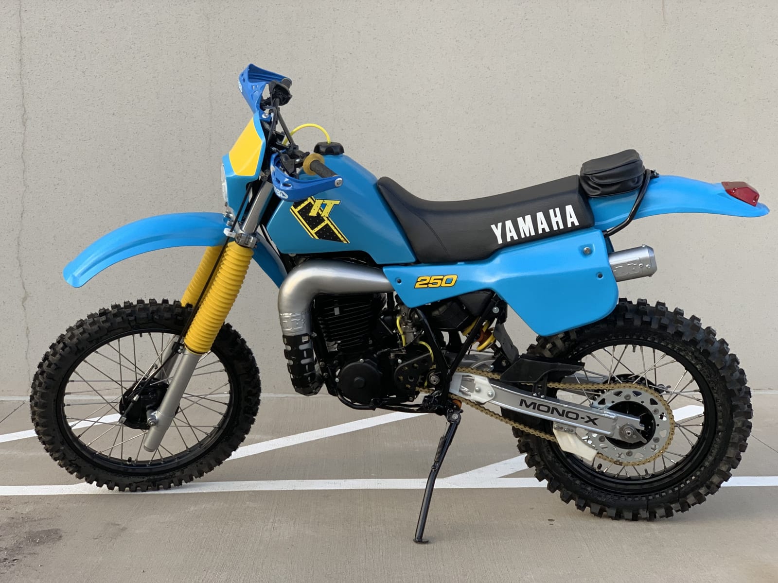 1983 Yamaha IT250 at Las Vegas Motorcycles 2020 as G151 - Mecum Auctions