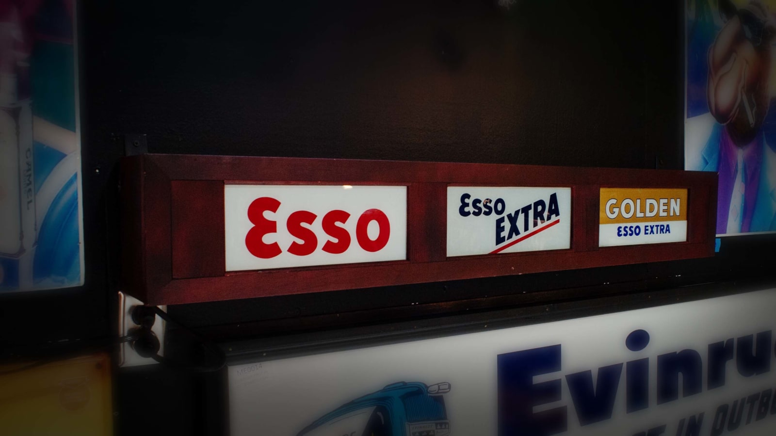Esso Light-Up Display Box at The Eddie Vannoy Collection 2020 as K114 ...