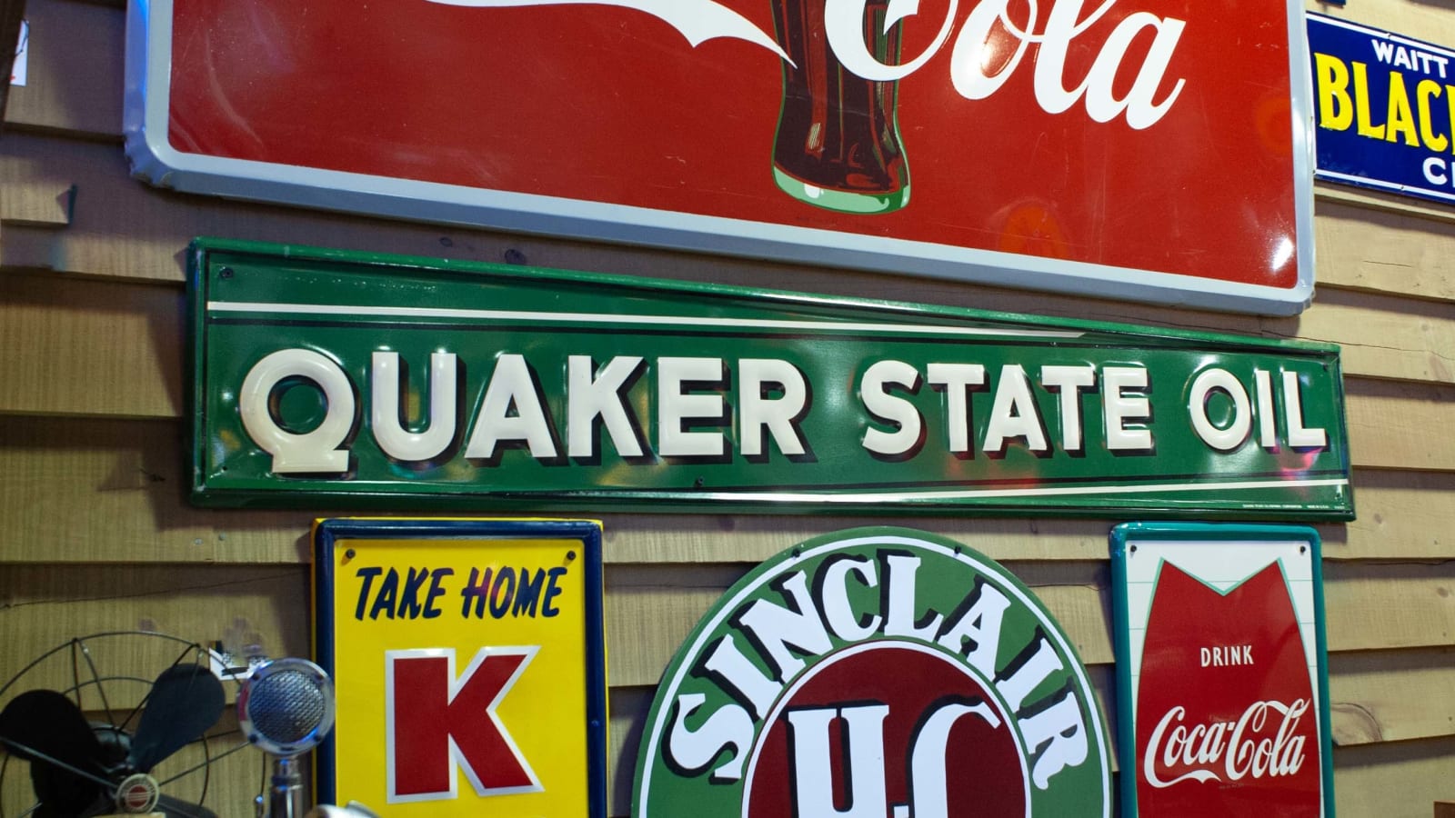 Quaker State Embossed Tin Sign at The Eddie Vannoy Collection 2020 as ...