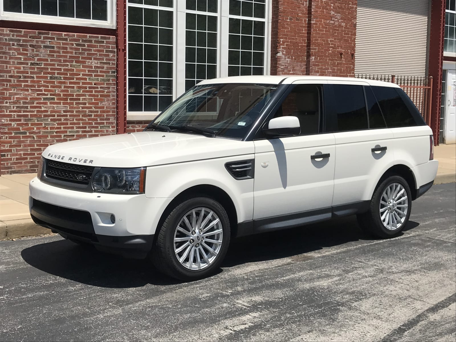2010 Land Rover Range Rover at Harrisburg 2018 as S15.1 - Mecum Auctions