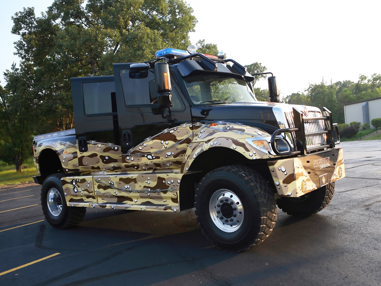 2005 International CXT at Dana Mecum's 25th Original Spring Classic ...
