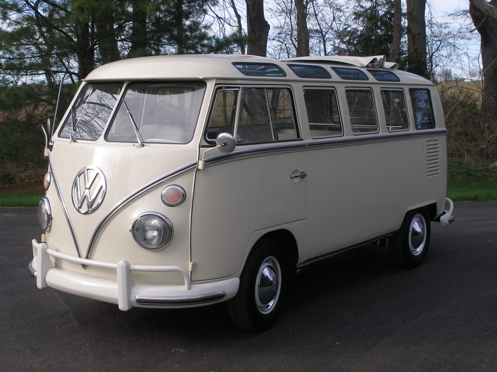 1965 Volkswagen 21 Window Bus at Dana Mecum's 27th Original Spring ...