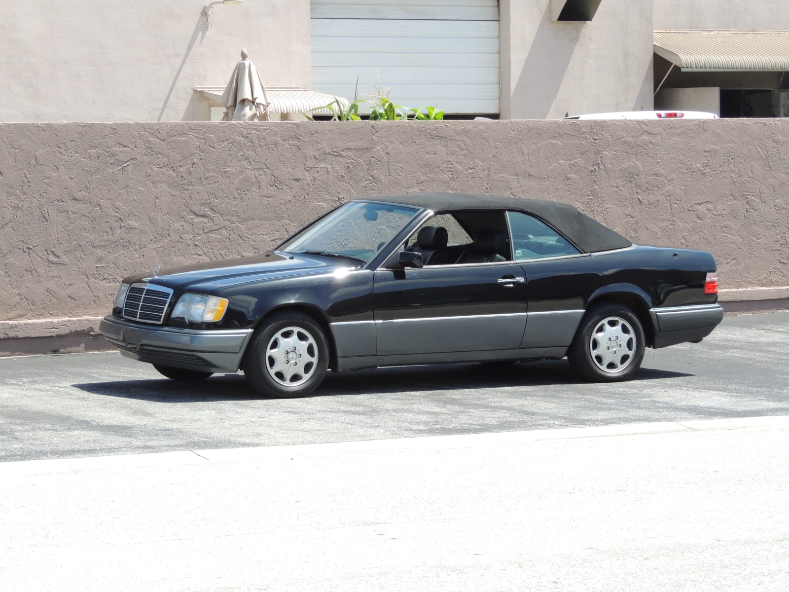 1995 Mercedes-Benz E320 Convertible at Indy 2018 as S1.2 - Mecum Auctions
