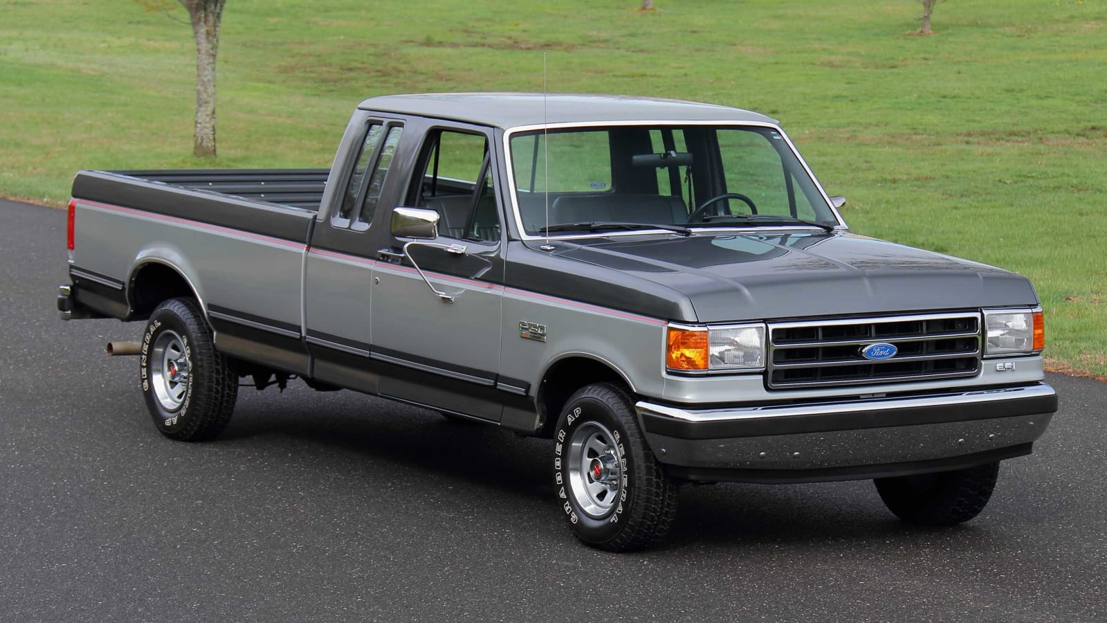 1990 Ford F150 XLT Lariat Pickup at Indy 2021 as T151 - Mecum Auctions