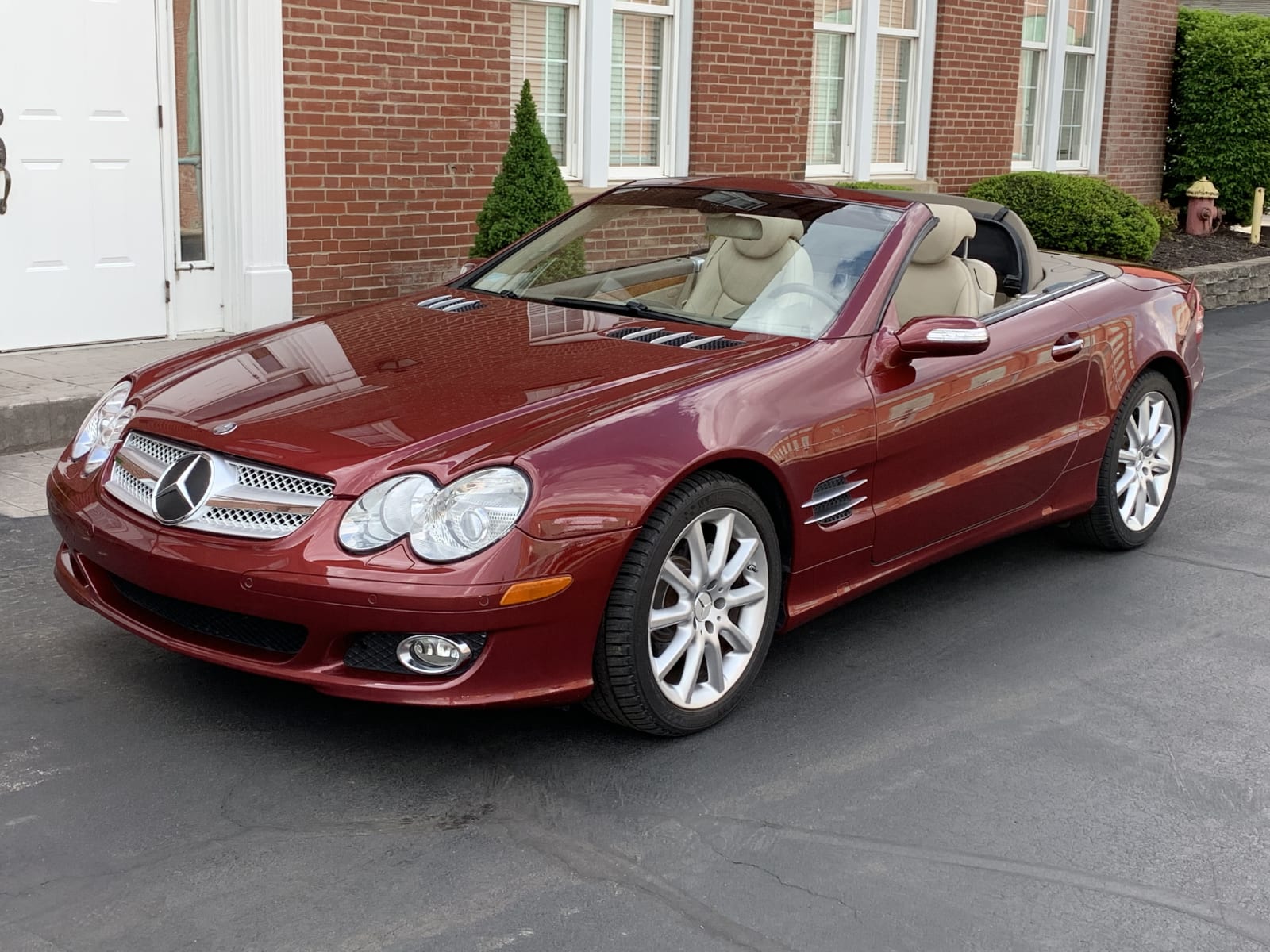 2007 Mercedes-Benz SL550 Convertible at Indy 2022 as K20 - Mecum Auctions