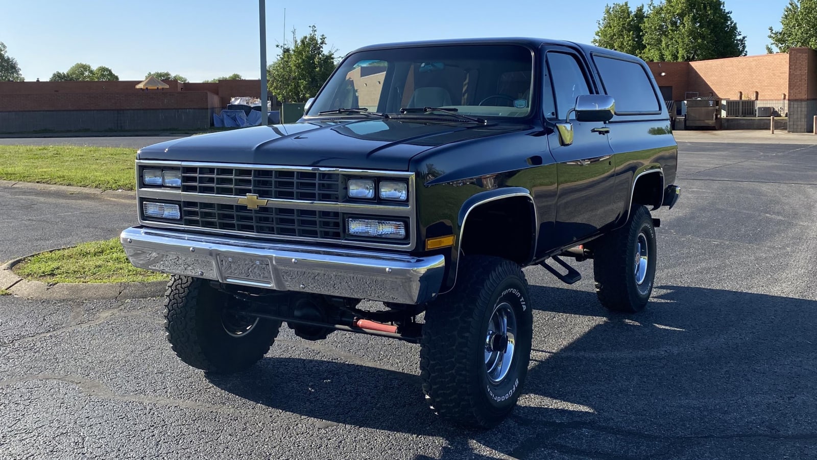 1991 GMC K5 Jimmy at Indy 2022 as L206 - Mecum Auctions