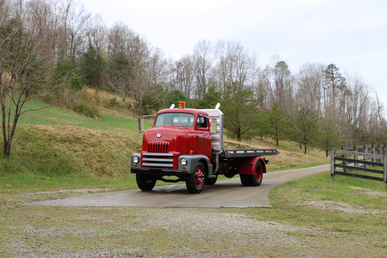 1954 International Harvester COE Rollback at Indy 2022 as G8 - Mecum ...