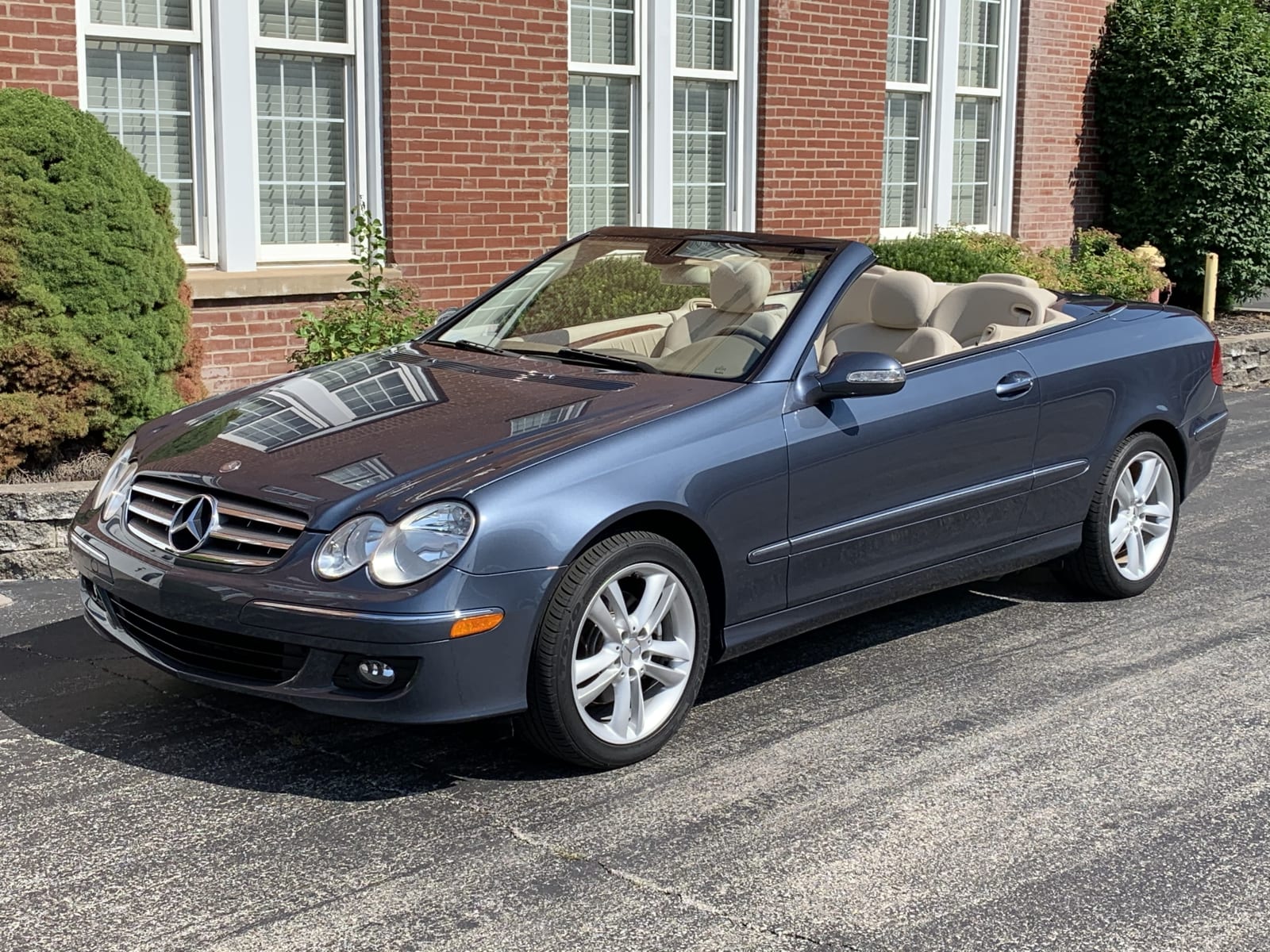2006 Mercedes-Benz CLK350 Convertible at Indy 2022 as G112 - Mecum Auctions