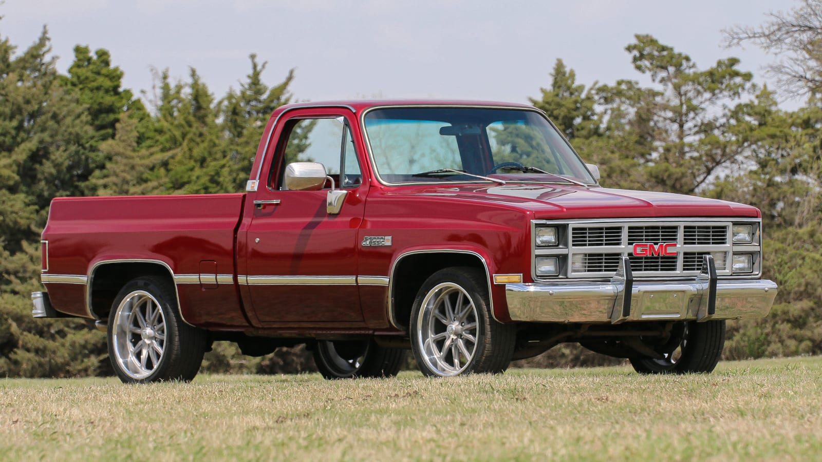 1983 GMC Sierra Classic Pickup at Tulsa 2022 as F145 - Mecum Auctions