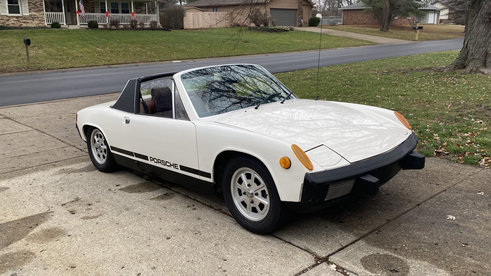 1974 Porsche 914 Targa at Indy 2023 as J91 - Mecum Auctions