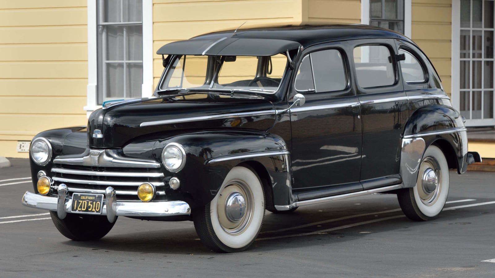 1947 Ford Super Deluxe Fordor at Glendale 2023 as T259 - Mecum Auctions