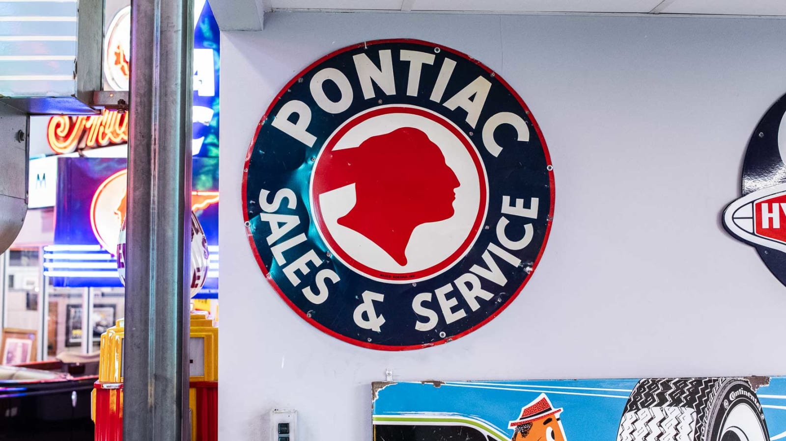 Pontiac Sales and Service Tin Sign at The World’s Largest Road Art ...