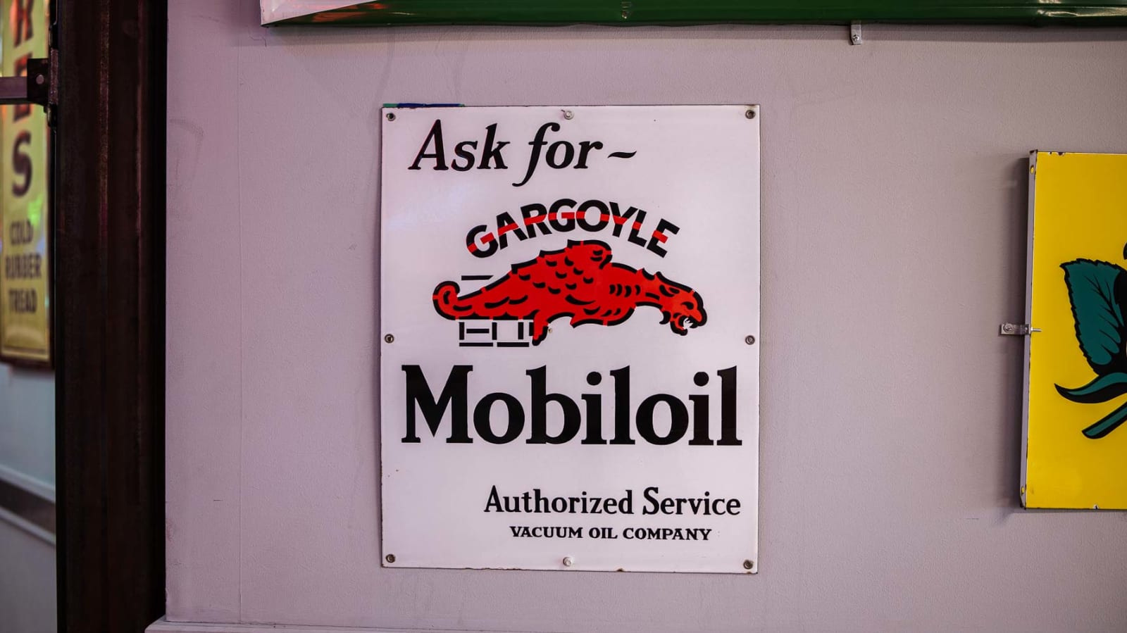 Mobiloil Gargoyle Porcelain Sign at The World’s Largest Road Art ...