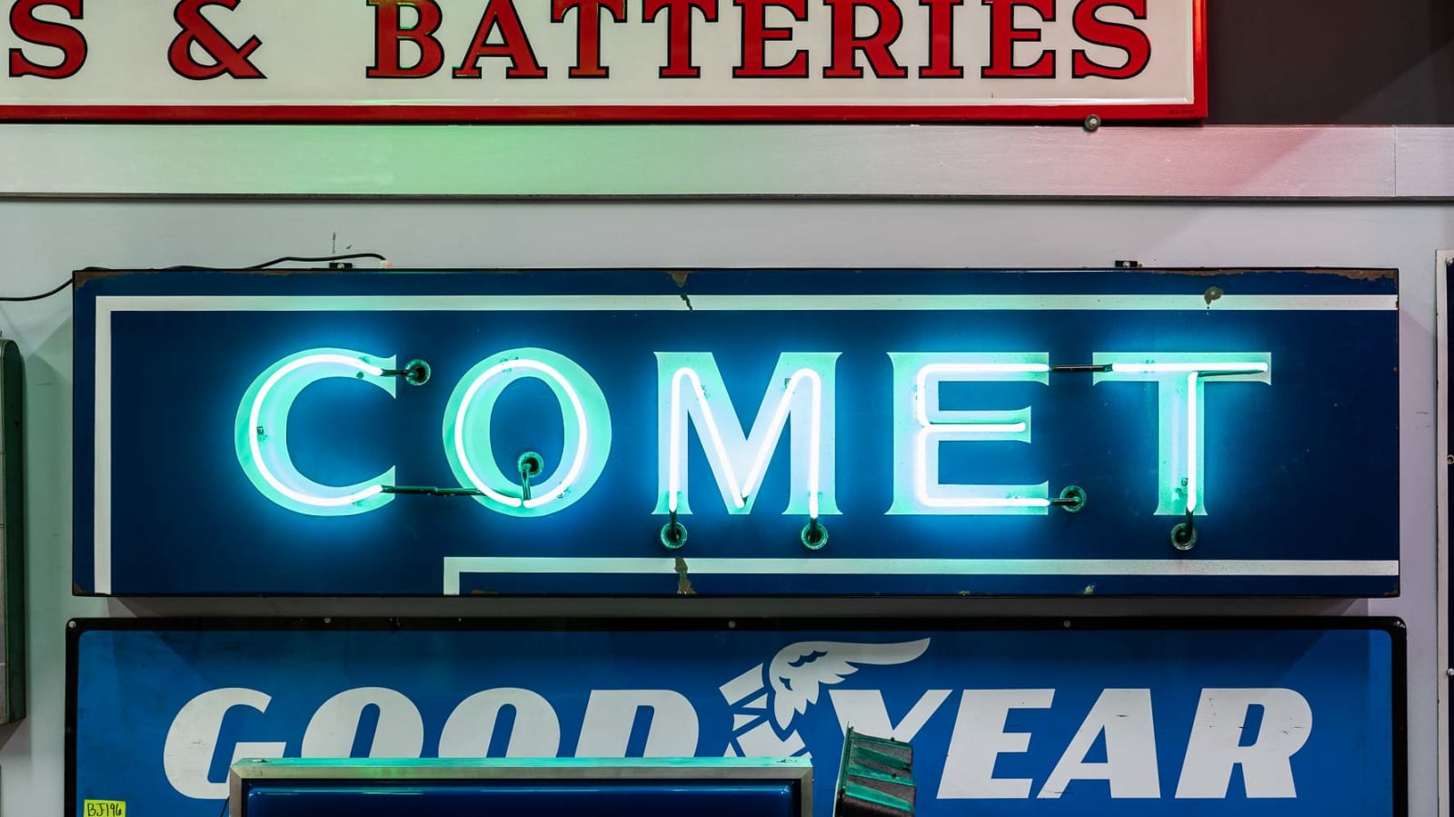 Comet Single-Sided Porcelain Neon Sign at The World’s Largest Road Art ...